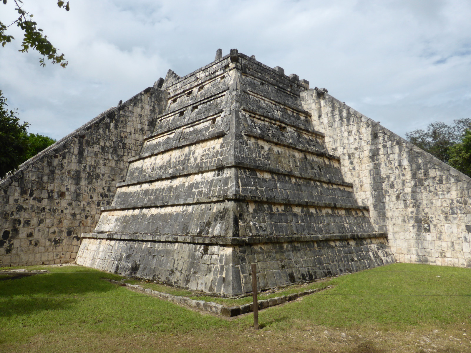 A Picture from Chichén Itzá, Mexico - Travel Writing
